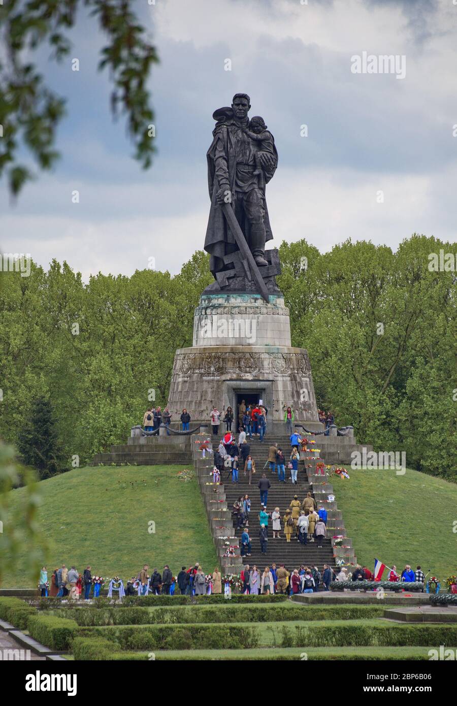 Monumento della vittoria dell'esercito sovietico nel 1945 immagini e ...
