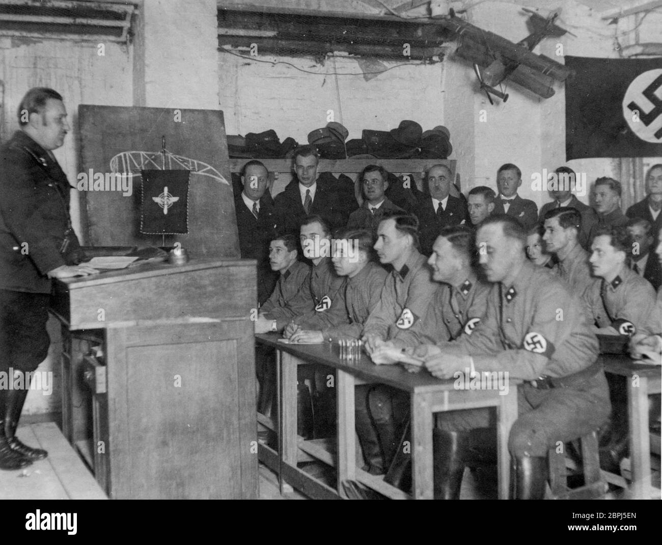 Adolf hitler school immagini e fotografie stock ad alta risoluzione - Alamy