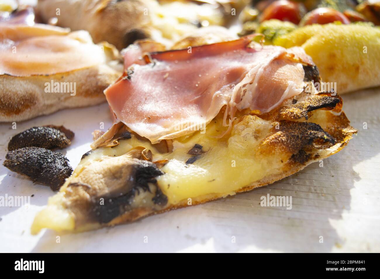 Pinsa romana immagini e fotografie stock ad alta risoluzione - Alamy