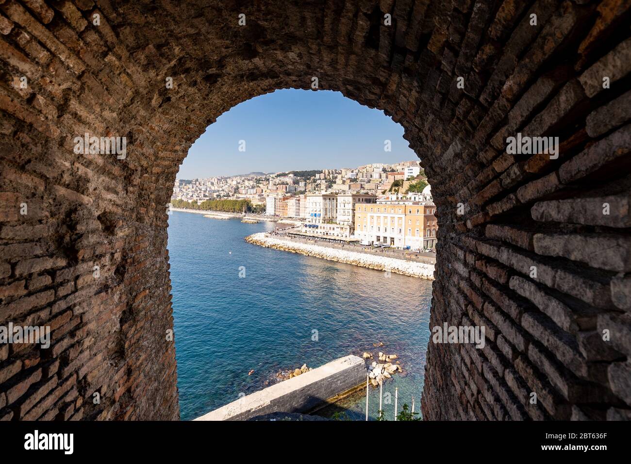 Napoli castel dell'ovo vesuvio immagini e fotografie stock ad alta ...