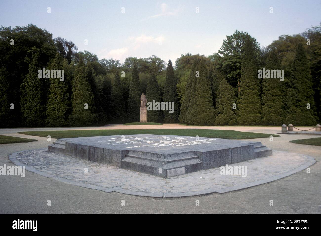 L'armistizio nella foresta di Compiegne, in Francia, dove l'11 novembre ...