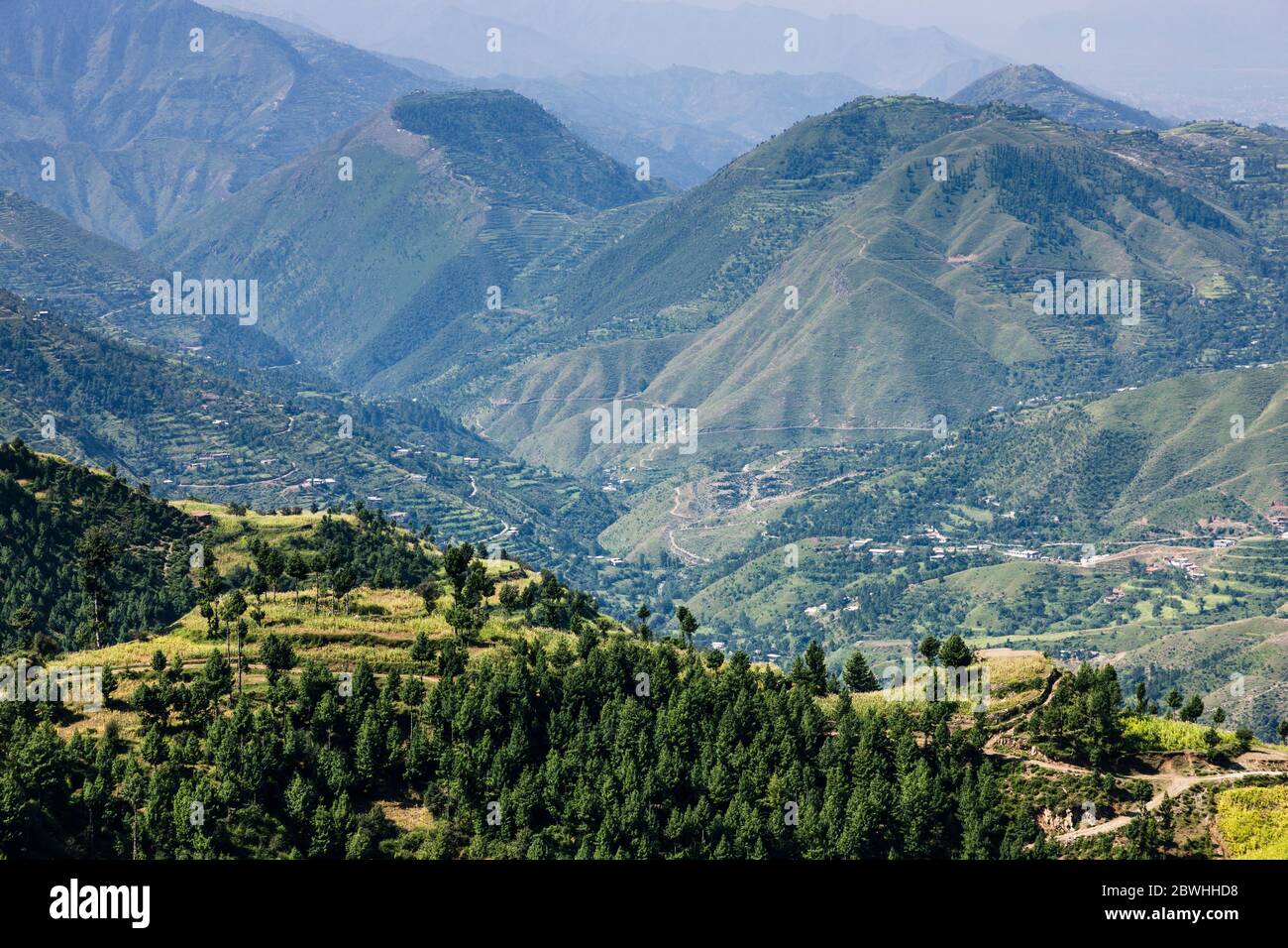Hindu kush e villaggio, antico campo di battaglia Pirsar (Aornos ...