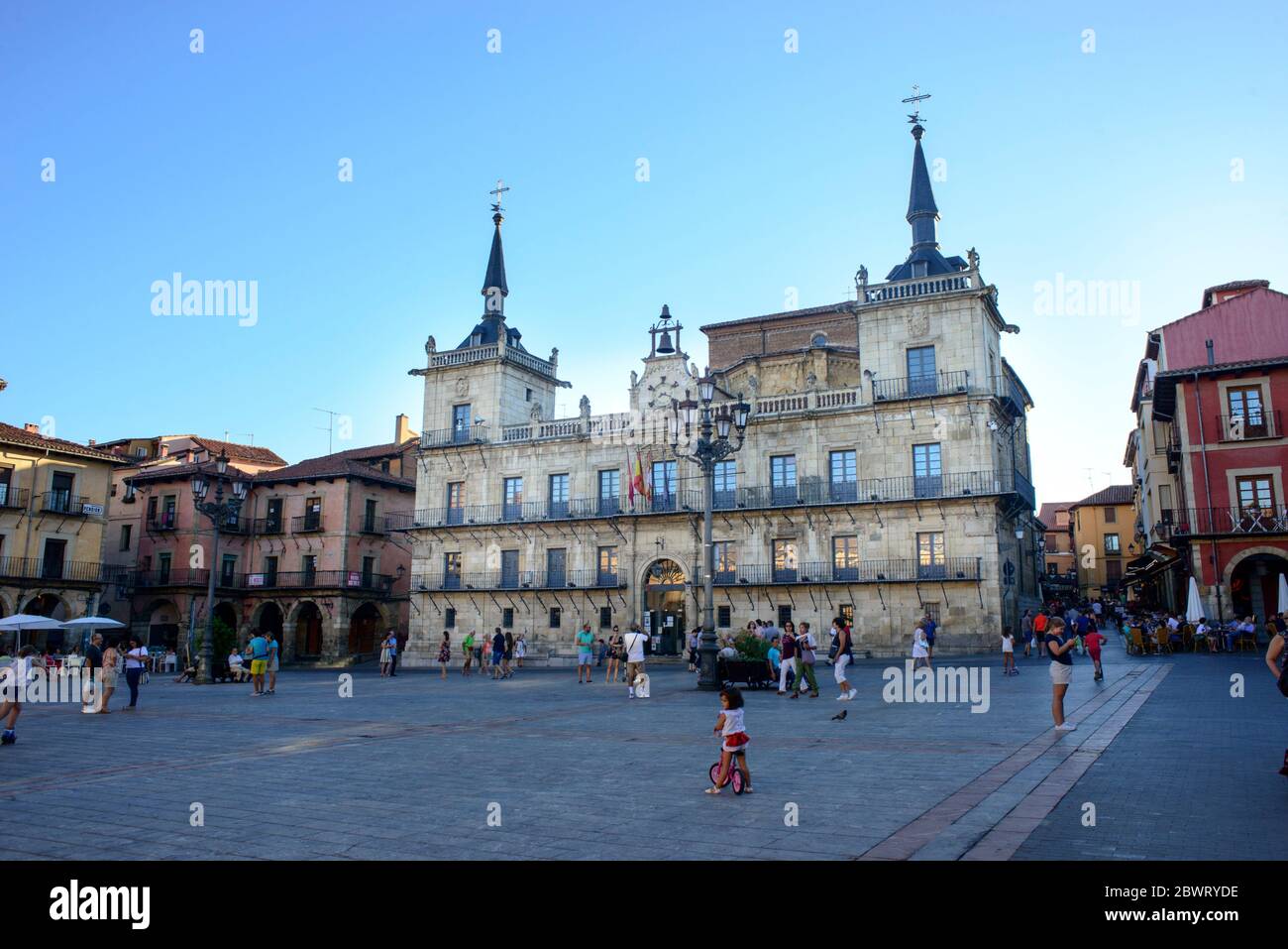 Plaza de san marcelo immagini e fotografie stock ad alta risoluzione ...
