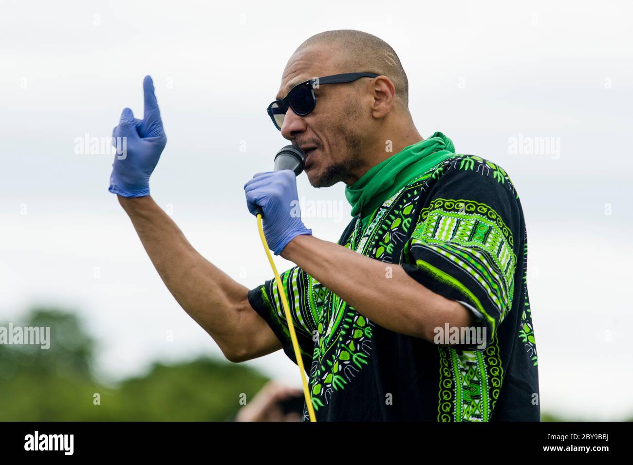La gente di Edimburgo si unisce al parco Holyrood in solidarietà con il ...