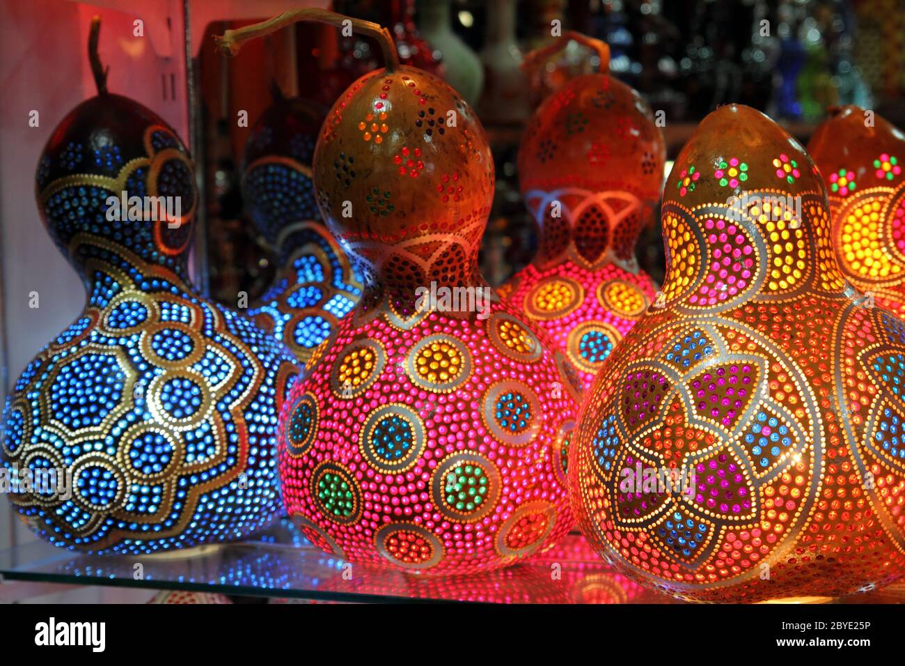 Lampade tradizionali turchia immagini e fotografie stock ad alta ...