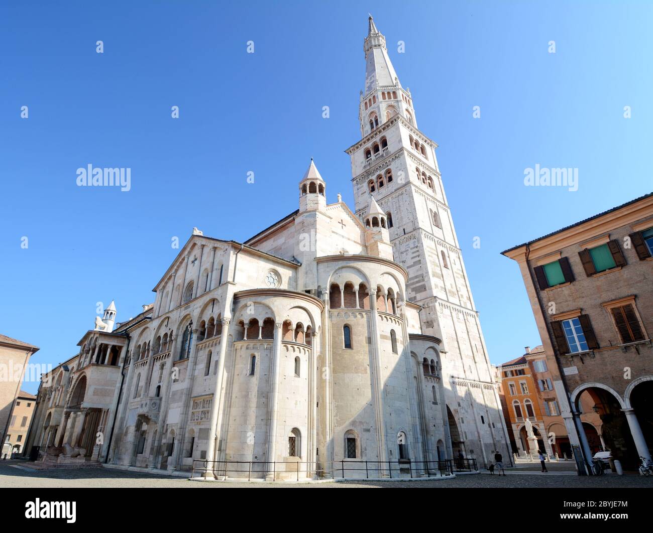 Esterno della cattedrale di modena immagini e fotografie stock ad alta ...