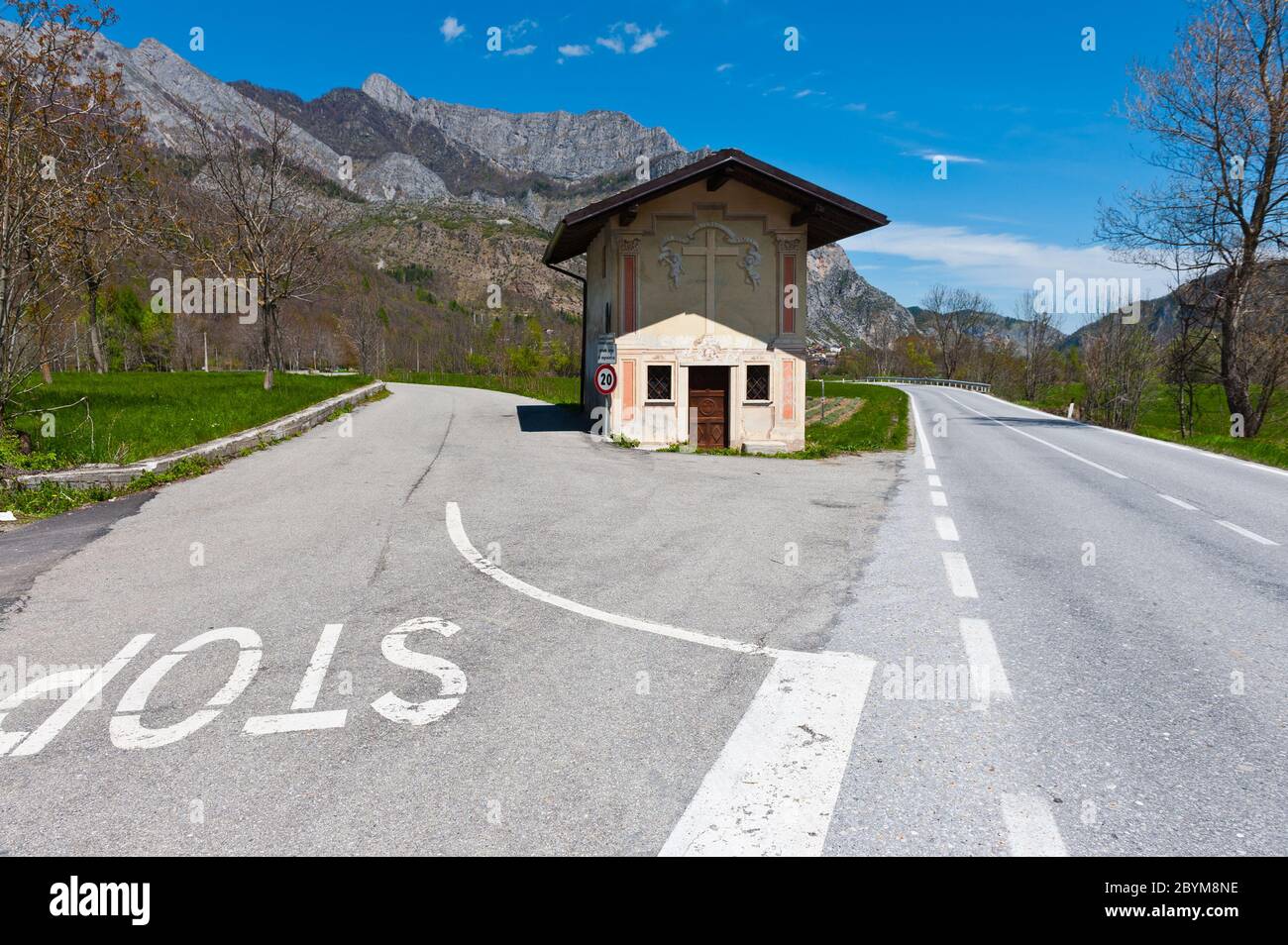 Linea del bivio immagini e fotografie stock ad alta risoluzione - Alamy
