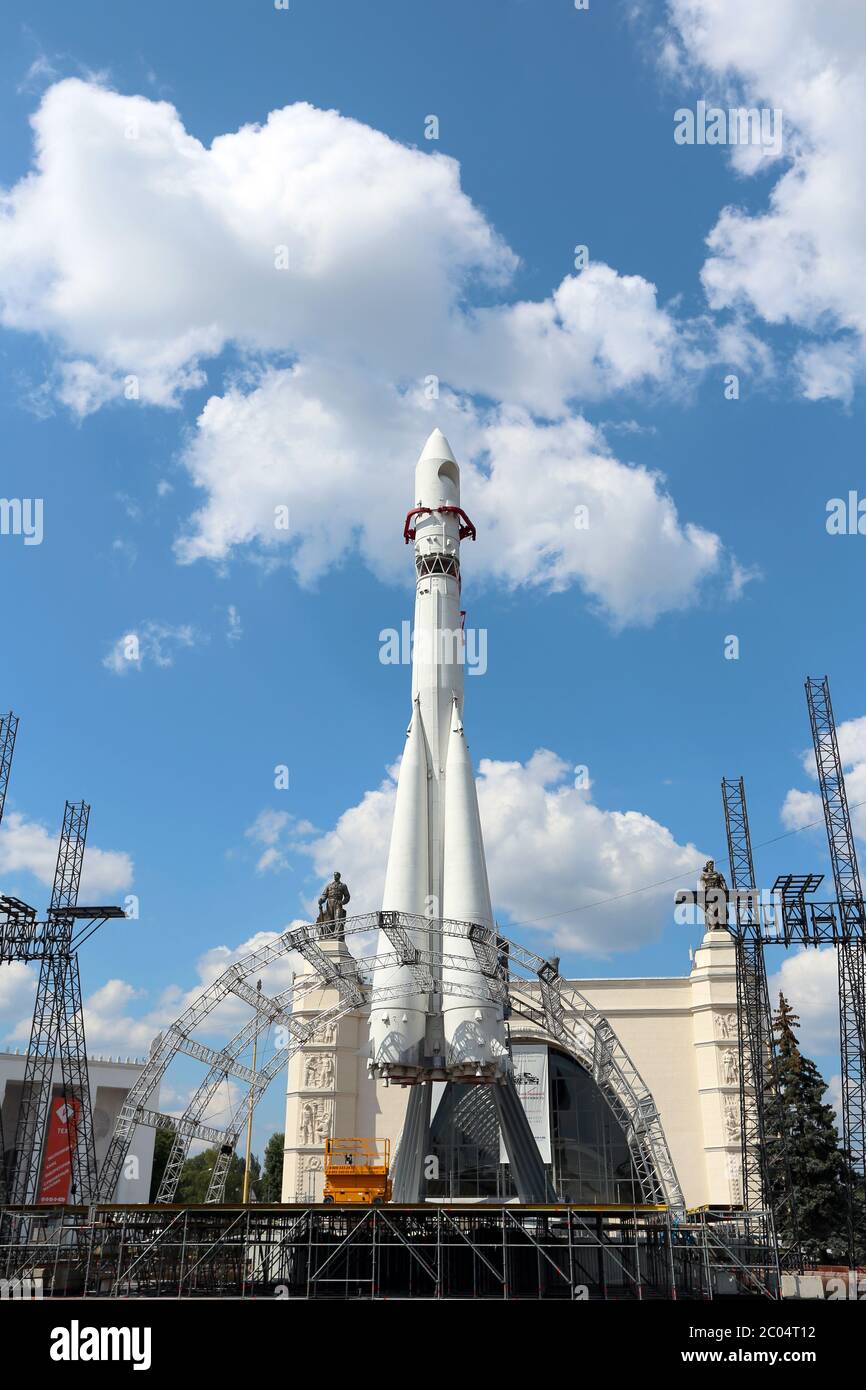 Razzo di colore rosso immagini e fotografie stock ad alta risoluzione ...