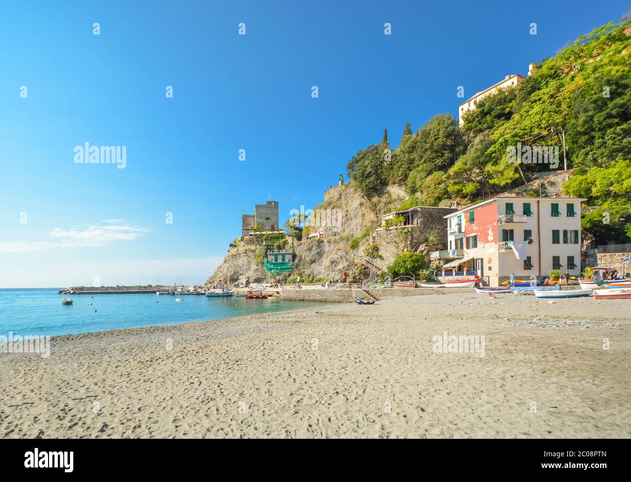 Le rovine del Castello della Torre Aurora a Monterosso al Mare si ...