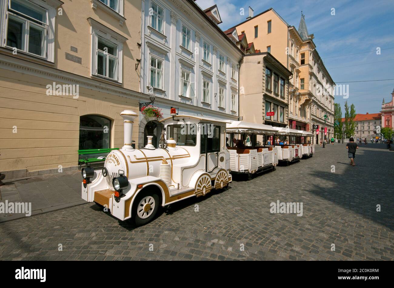 Trenino turistico bianco immagini e fotografie stock ad alta ...