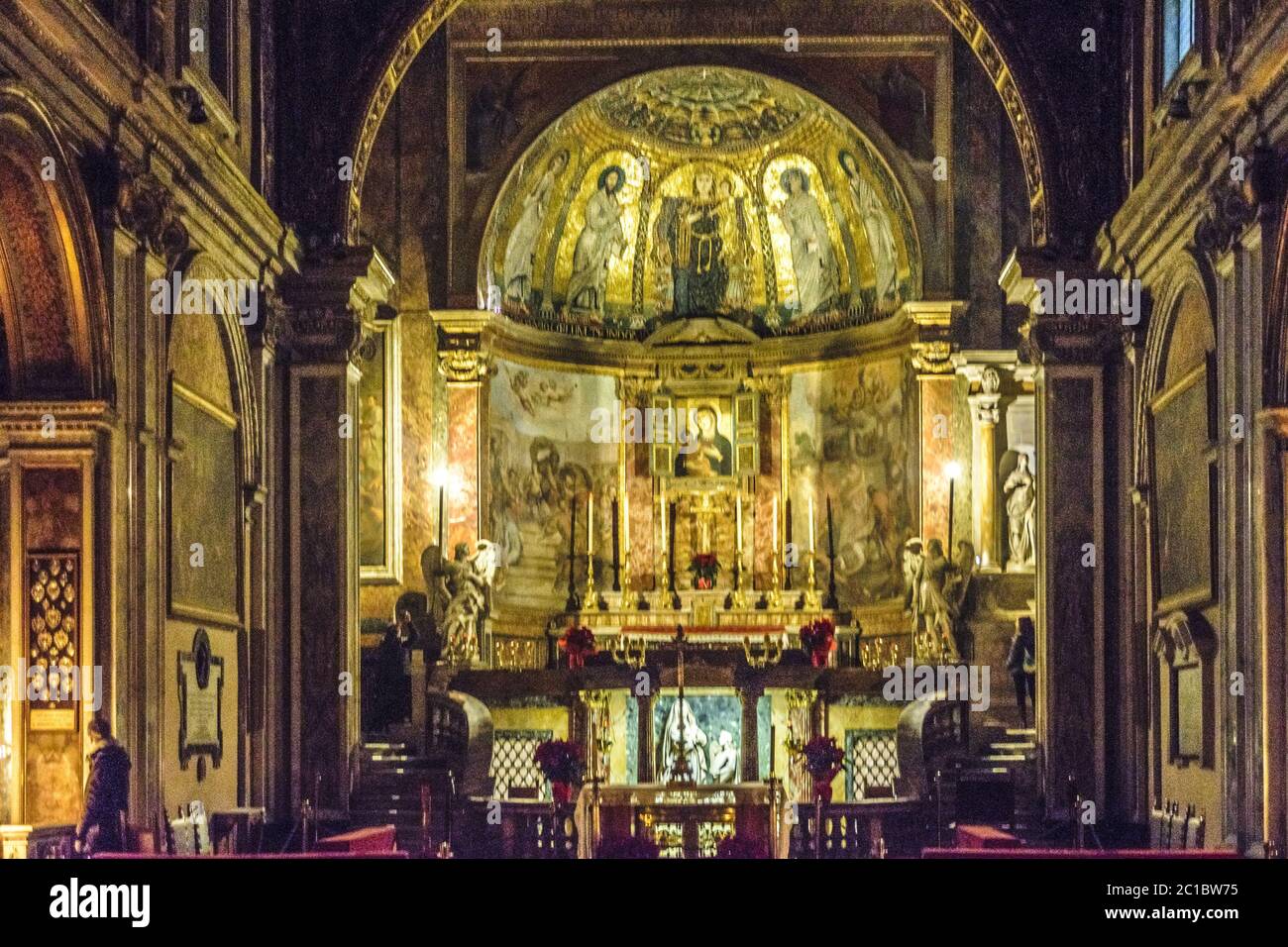 Chiesa di santa francesco romana immagini e fotografie stock ad alta risoluzione - Alamy