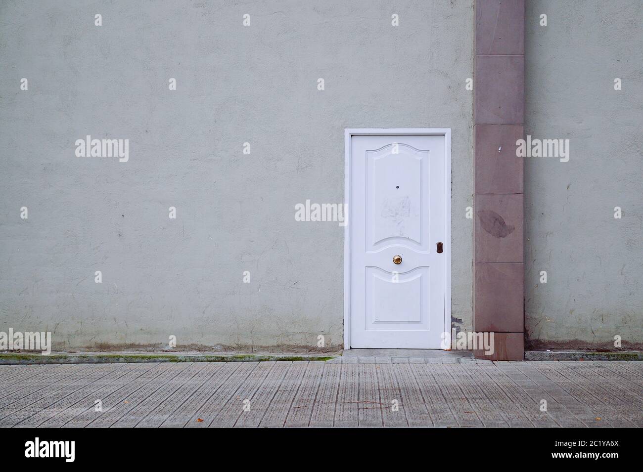 Porta nel muro immagini e fotografie stock ad alta risoluzione - Alamy