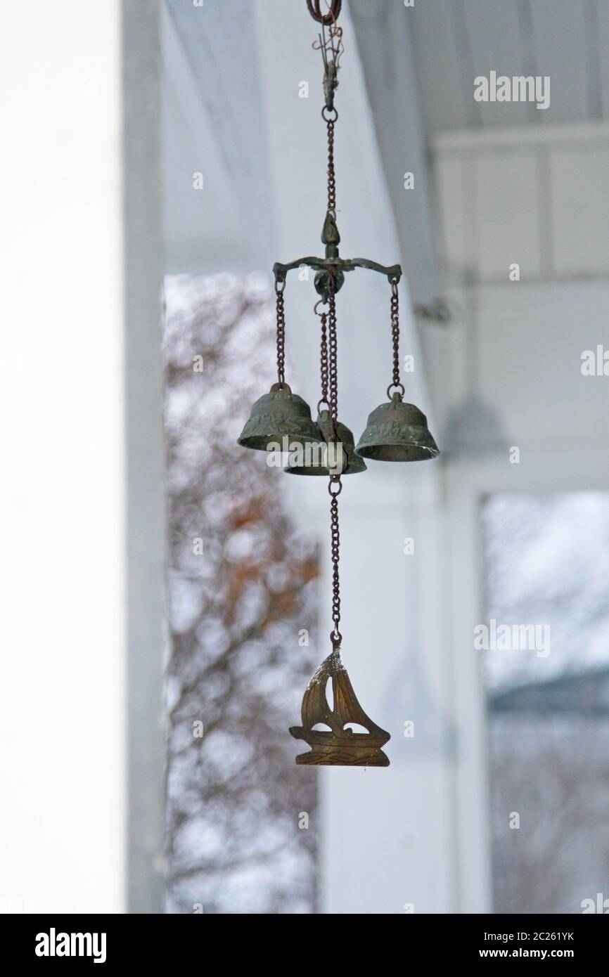 Campane appese immagini e fotografie stock ad alta risoluzione - Alamy