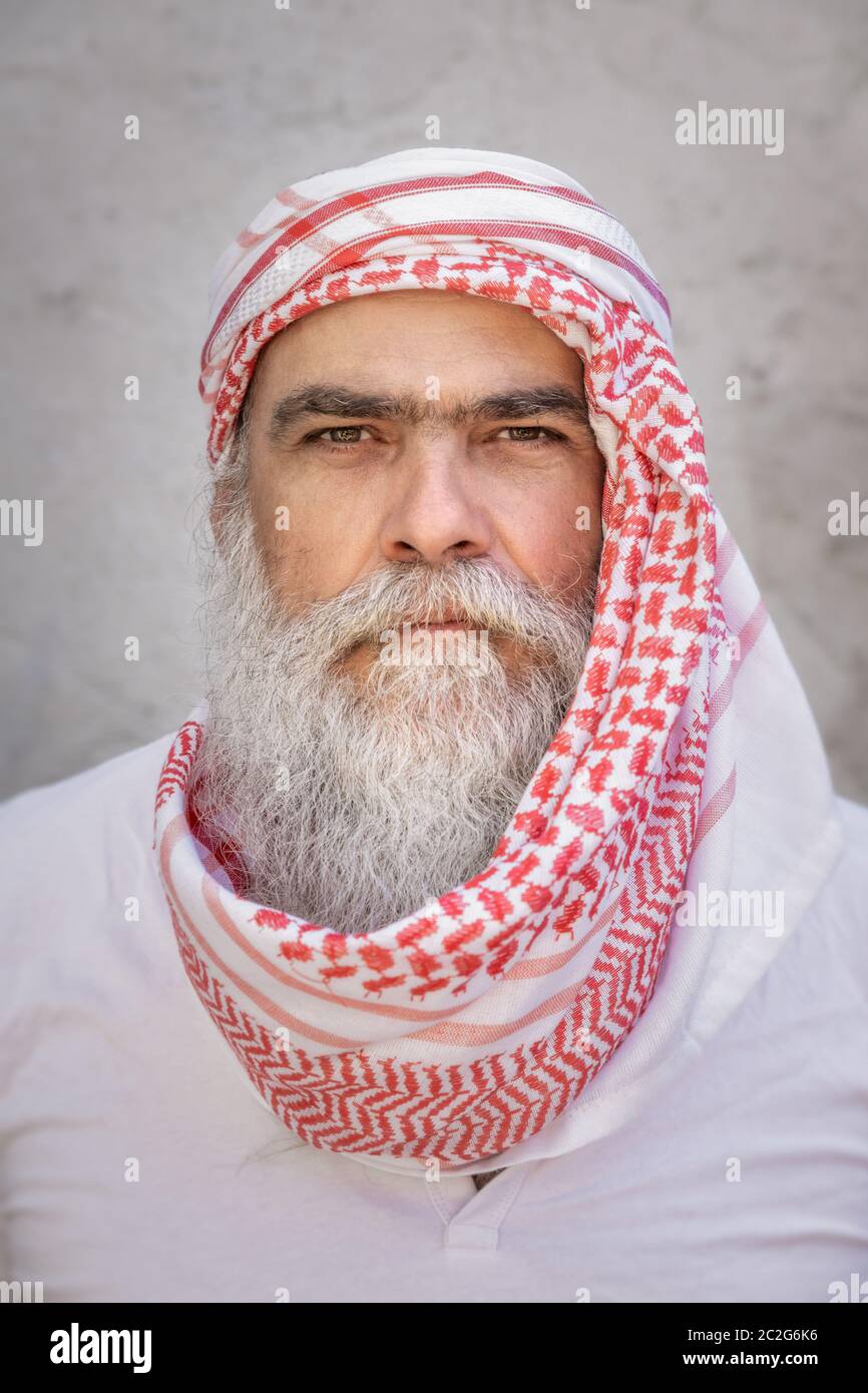 Traditional palestinian dress immagini e fotografie stock ad alta ...