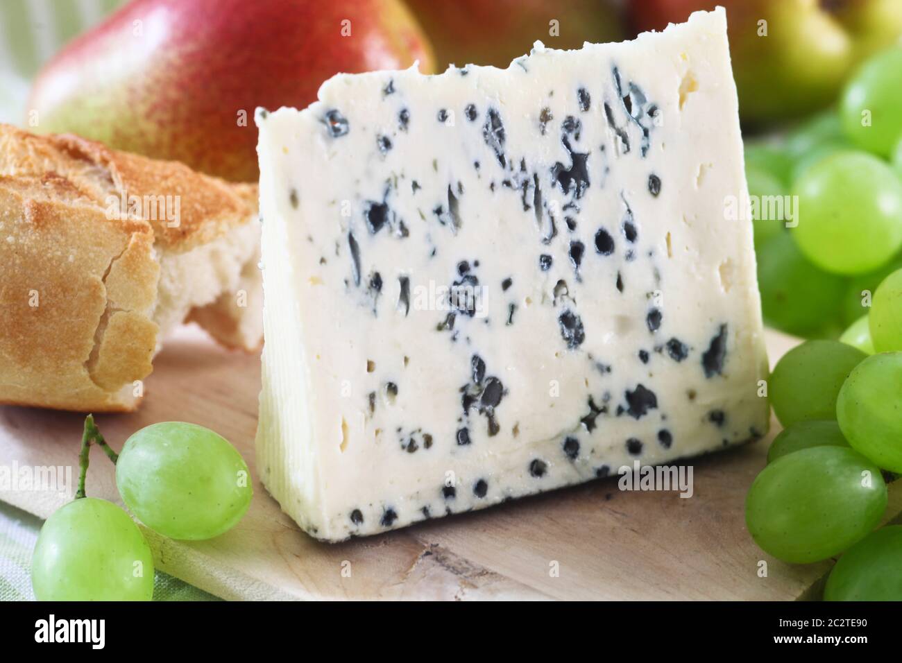 Formaggio blu al roquefort francese immagini e fotografie stock ad alta ...