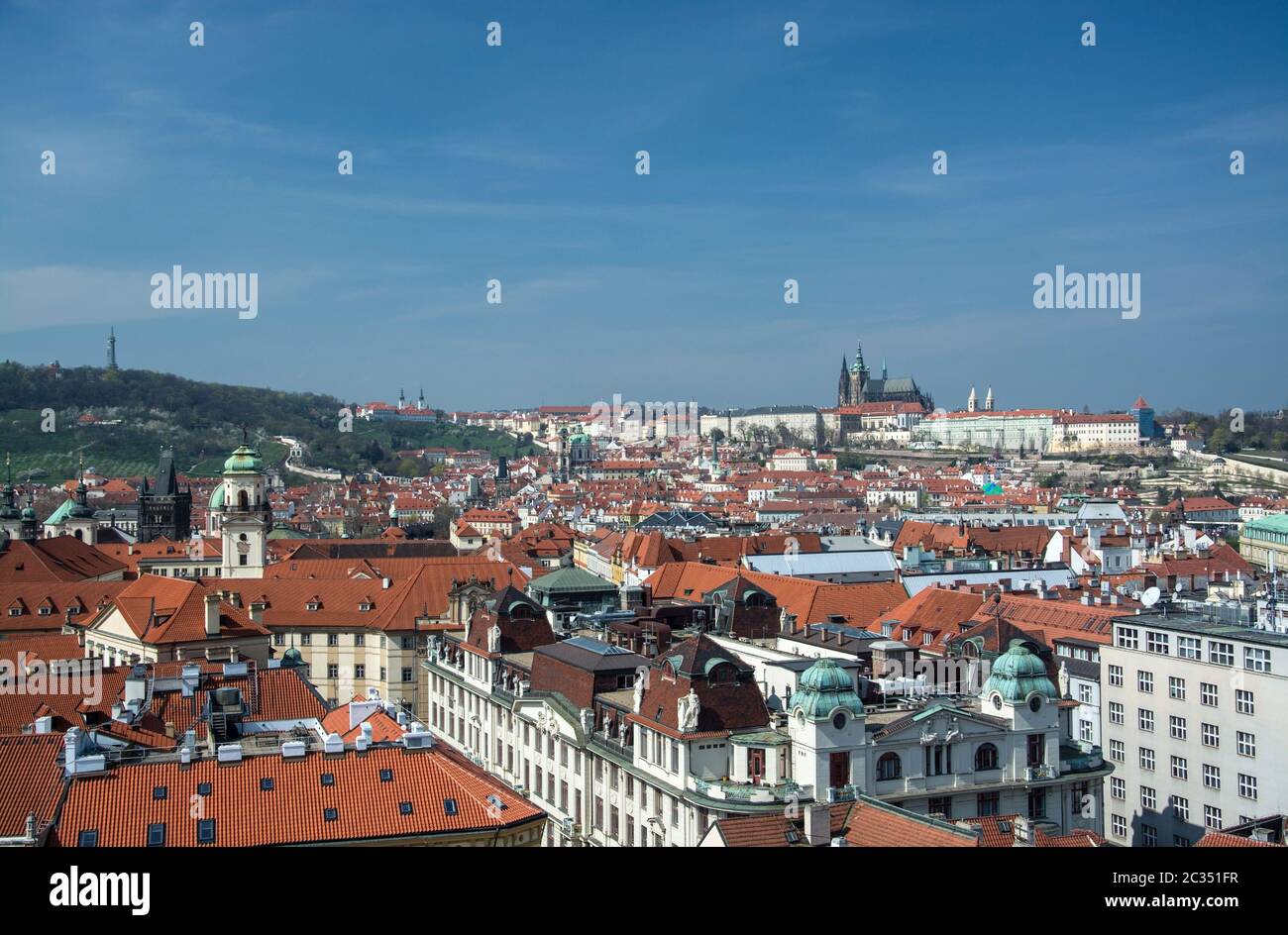Praga è la capitale e la città più grande della Repubblica ceca, della ...