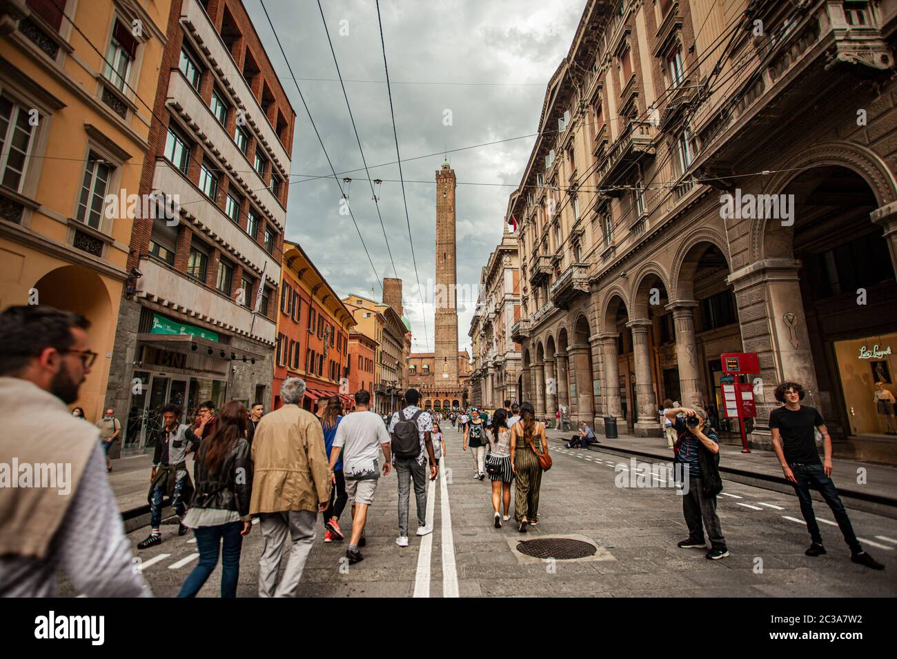 Via rizzoli storica immagini e fotografie stock ad alta risoluzione - Alamy