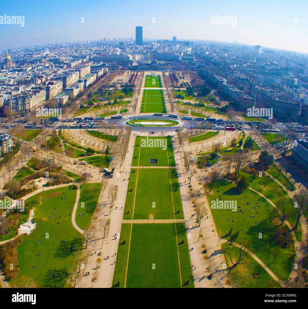 Eiffel dalle strade immagini e fotografie stock ad alta risoluzione - Alamy