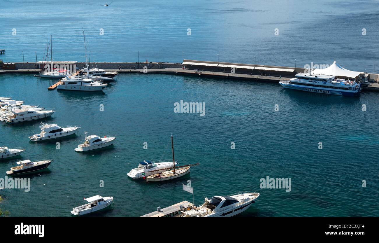 Villaggi di pescatori color pastello immagini e fotografie stock ad ...