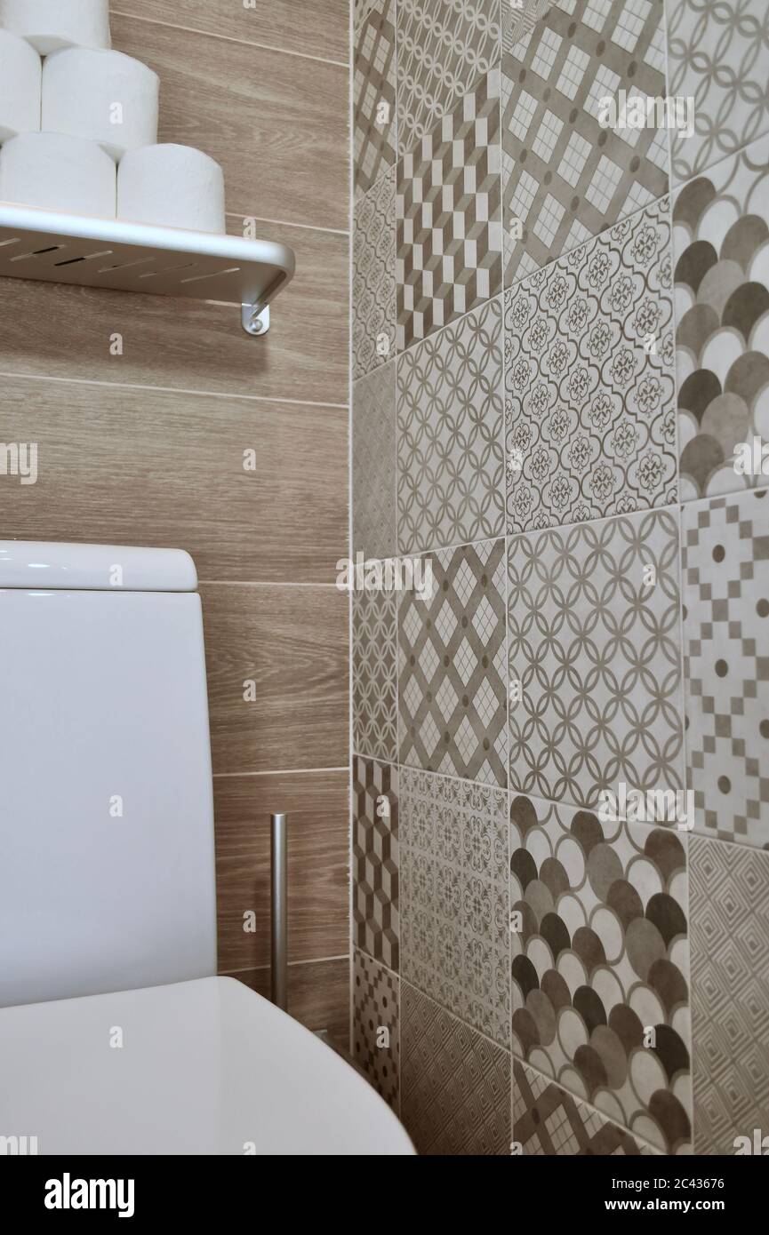 Toilet side view immagini e fotografie stock ad alta risoluzione - Alamy