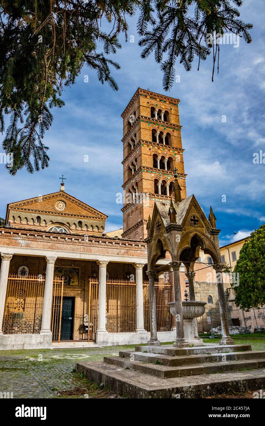 Basilica Roma Campanile Immagini e Fotos Stock - Alamy