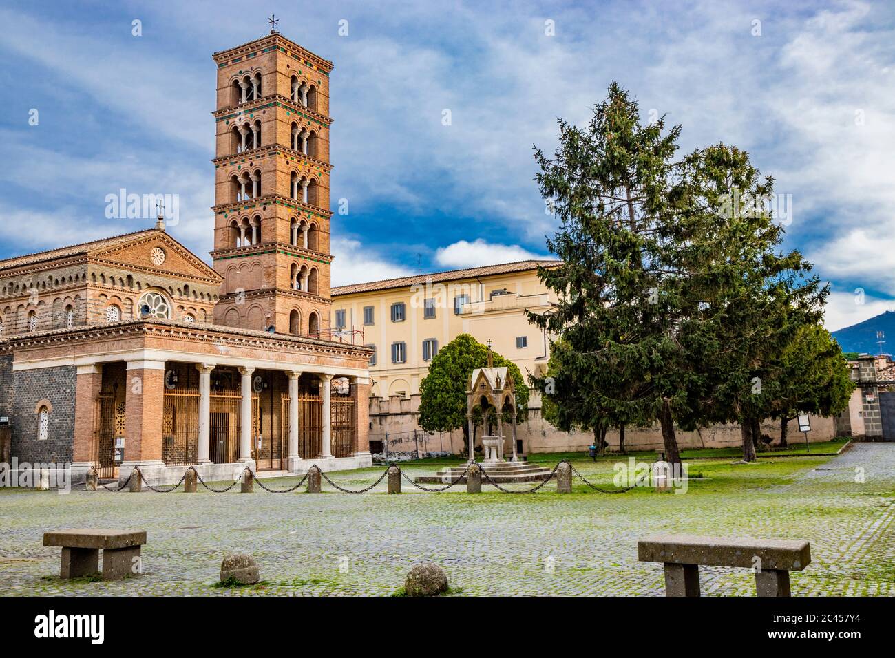 Basilica Roma Campanile Immagini e Fotos Stock - Alamy