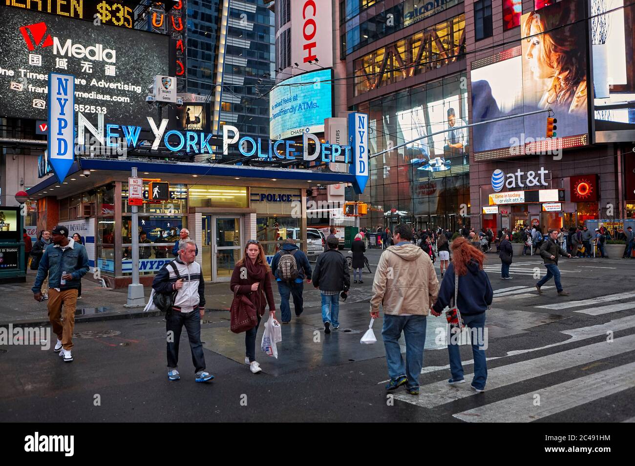Police station times square immagini e fotografie stock ad alta ...