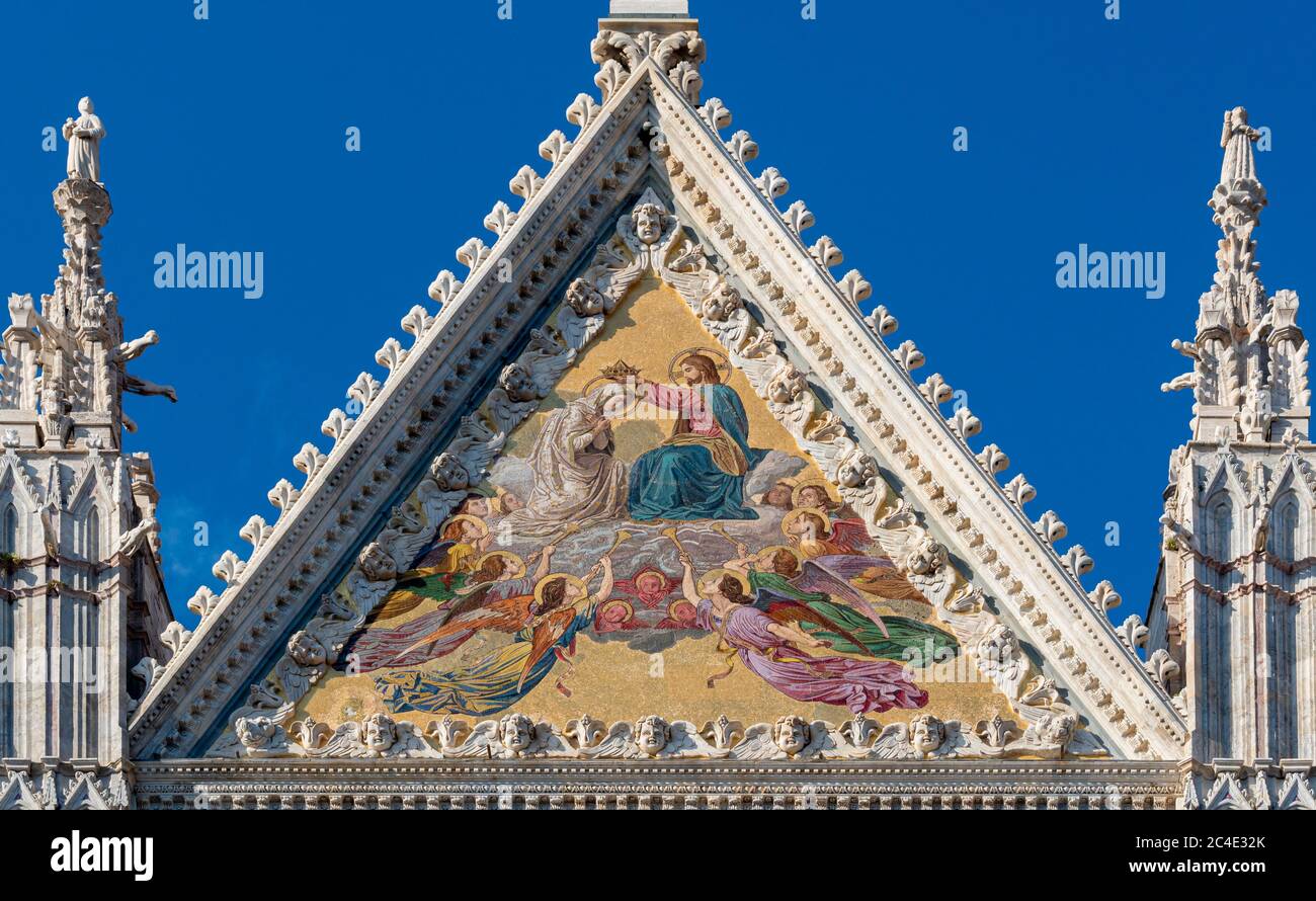 Frontone con mosaico immagini e fotografie stock ad alta risoluzione ...