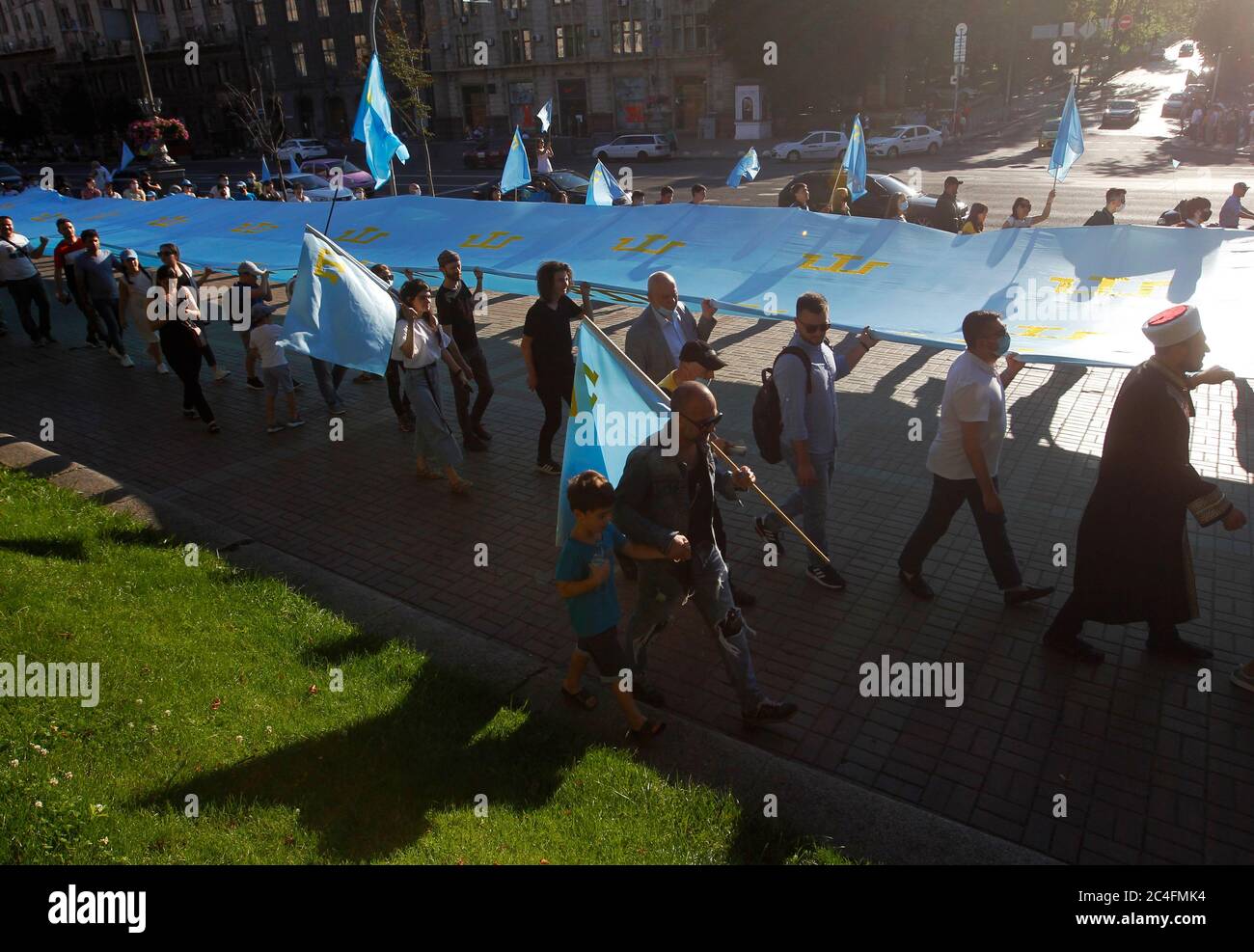 Bandiera tartara della crimea gigante immagini e fotografie stock ad ...