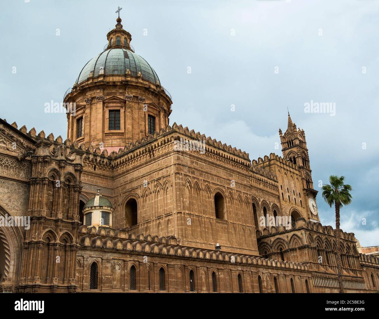La Cattedrale di Palermo è uno dei monumenti architettonici più ...