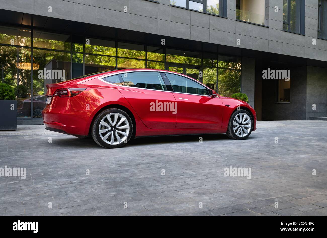 Tesla model 3 immagini e fotografie stock ad alta risoluzione - Alamy