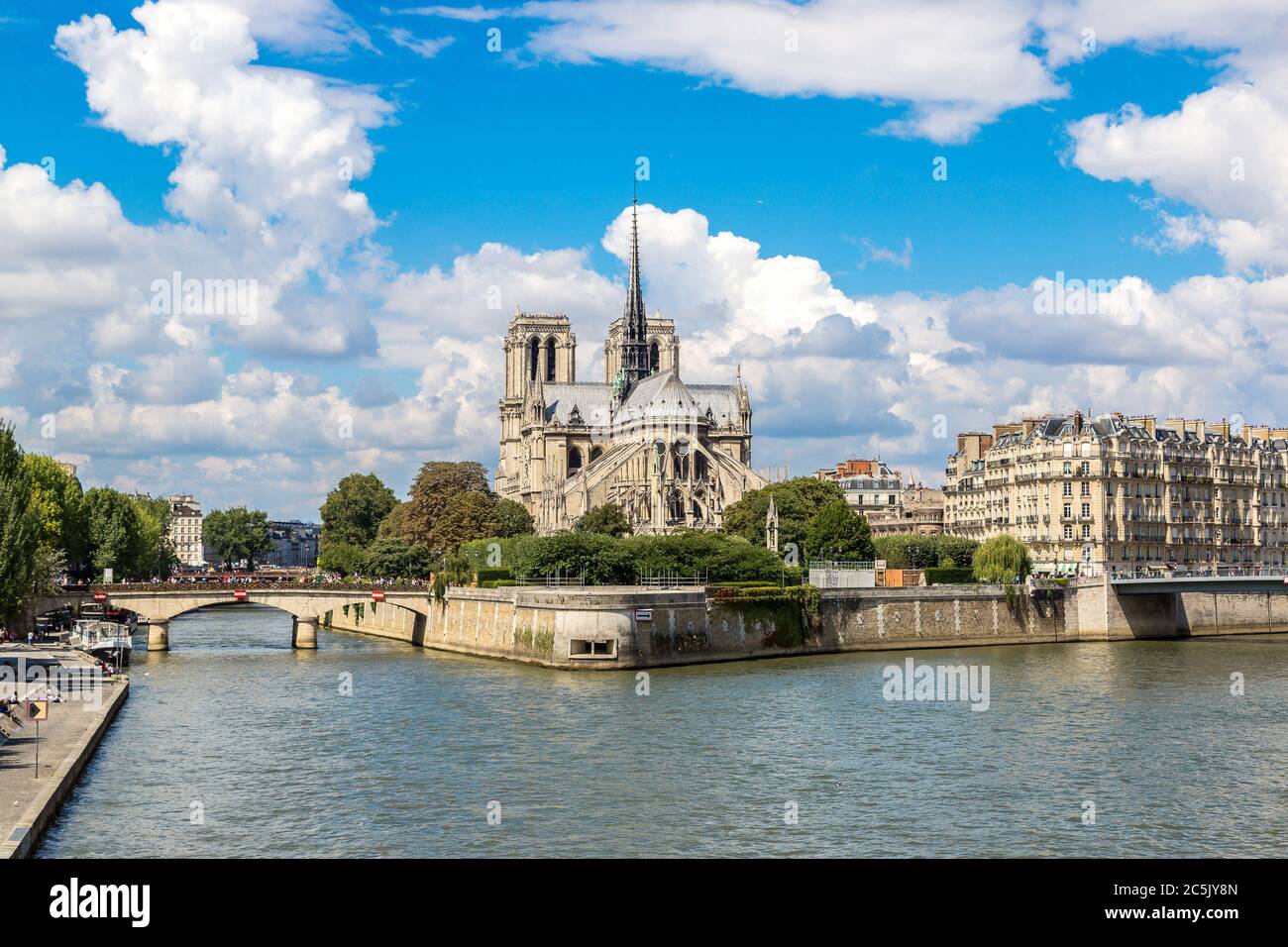 La Senna e Notre Dame de Paris è uno dei simboli più famosi di Parigi ...