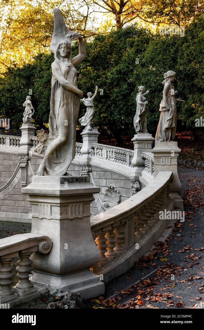 Fontana monumentale dei dodici mesi immagini e fotografie stock ad alta ...