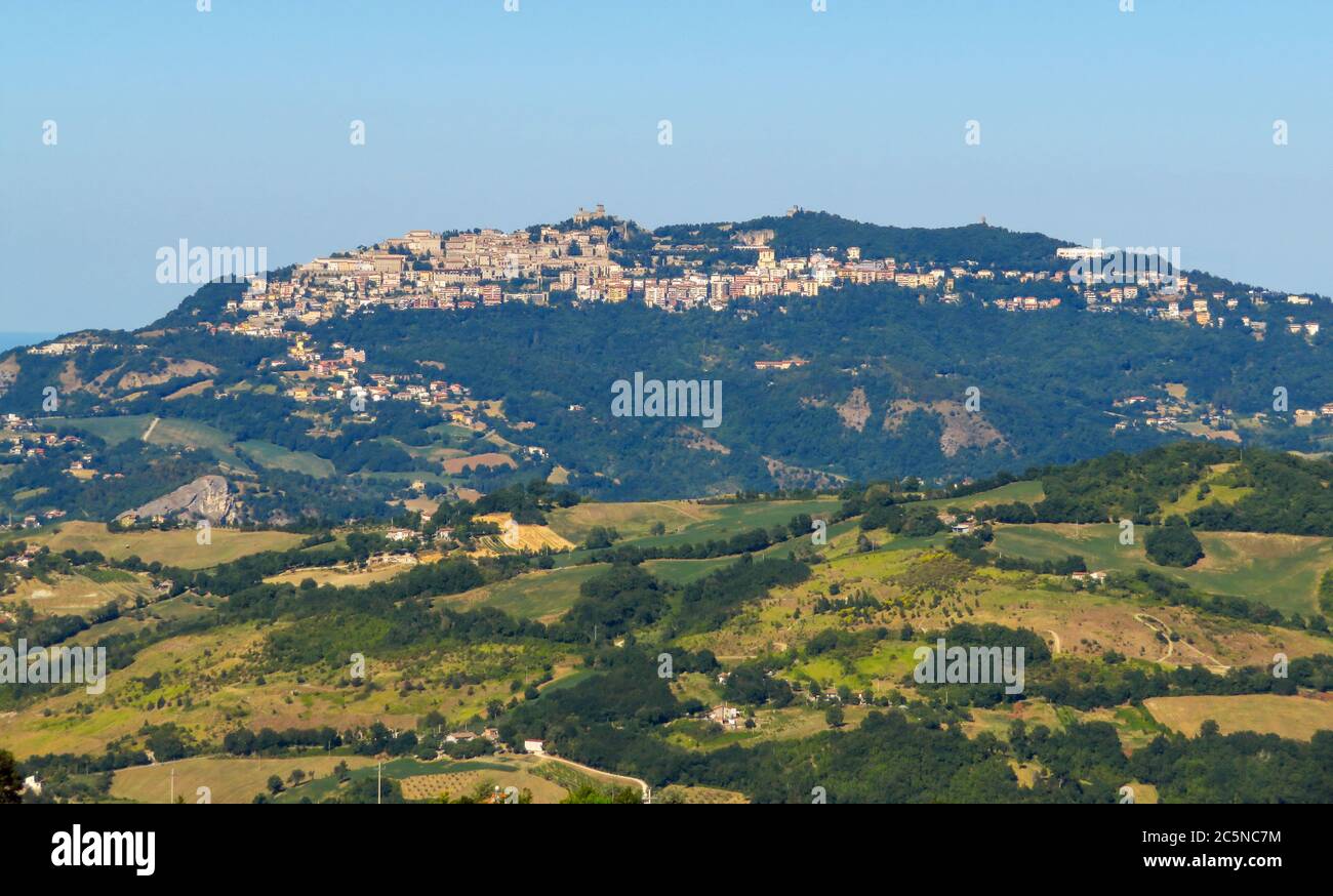 San leo panorama immagini e fotografie stock ad alta risoluzione - Alamy