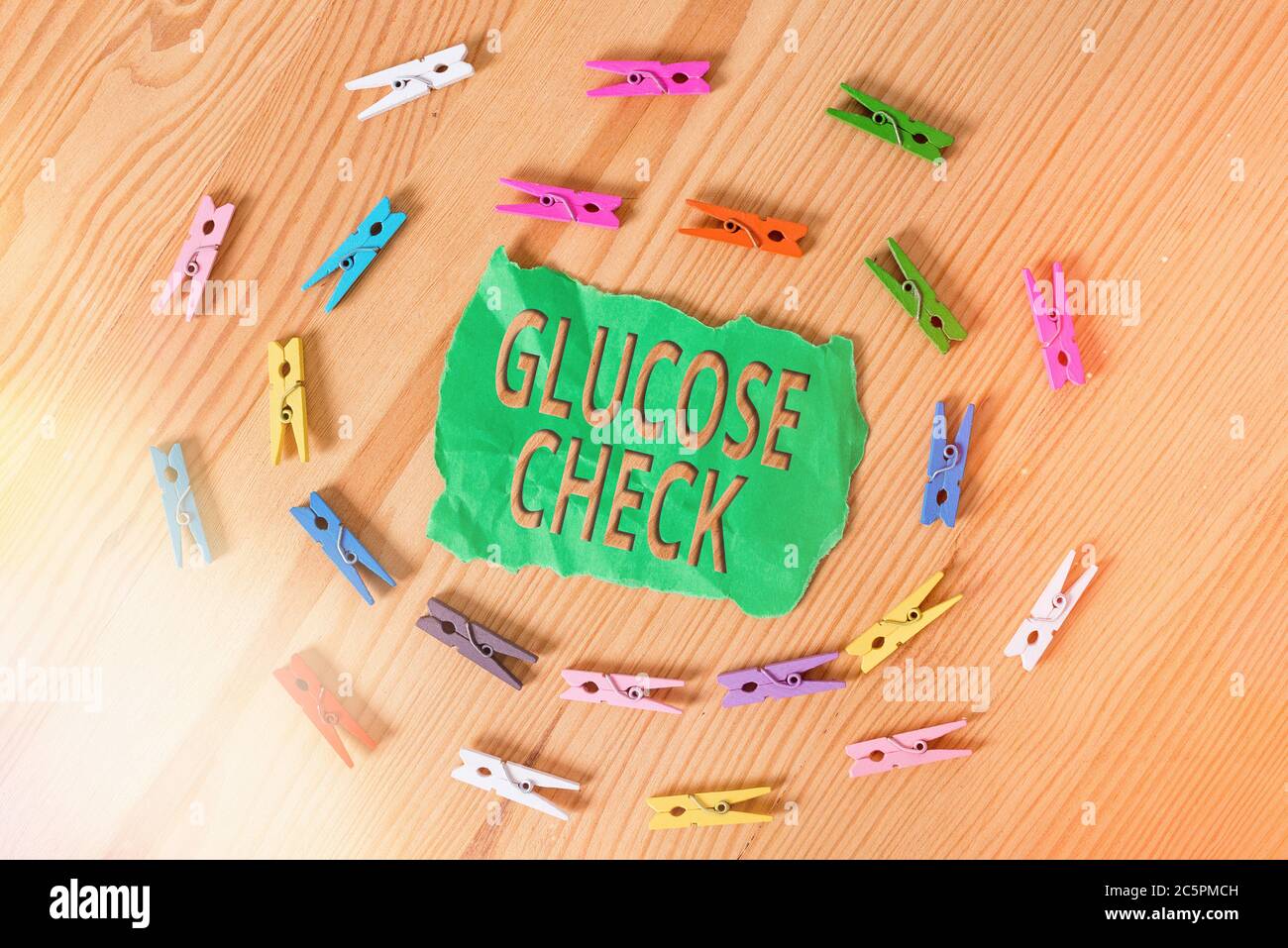 Controllo glicemia scrittura parola. Foto di lavoro che mostra una ...