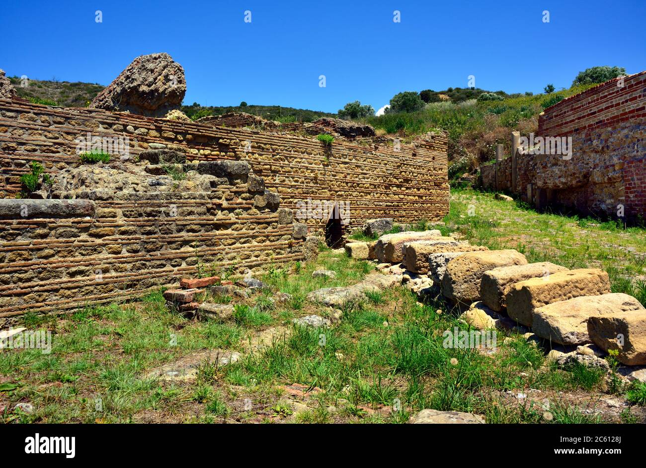 Parco archeologico di elea velia immagini e fotografie stock ad alta ...