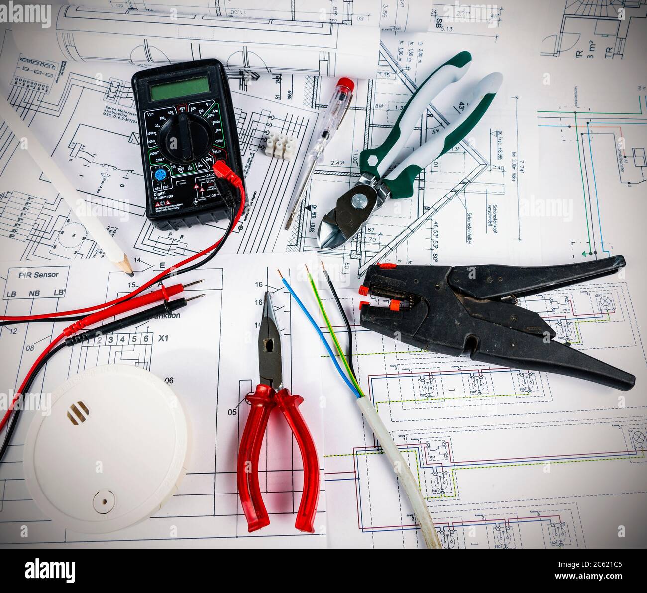 Schemi elettrici immagini e fotografie stock ad alta risoluzione - Alamy