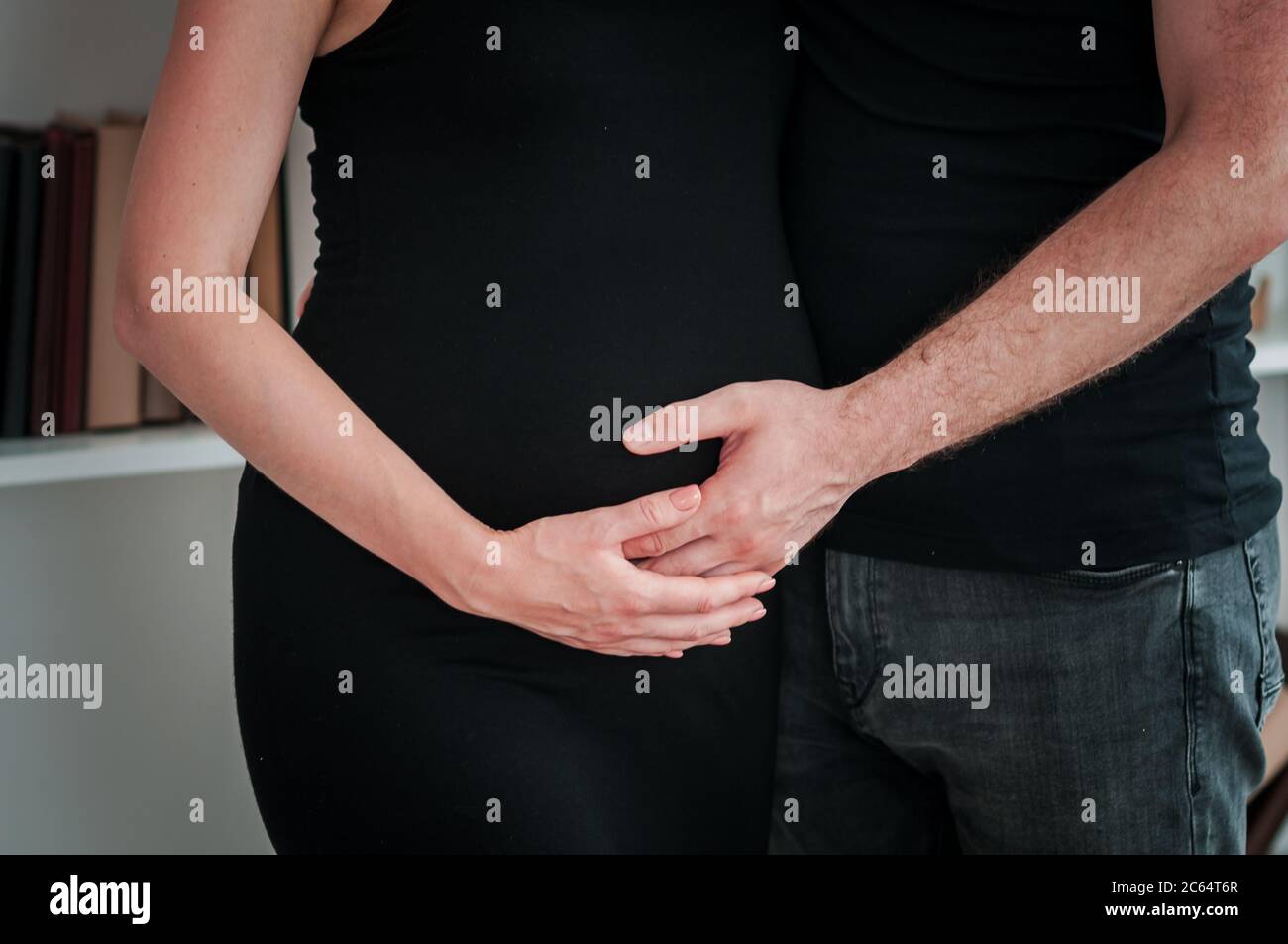 Pregnant man immagini e fotografie stock ad alta risoluzione - Alamy