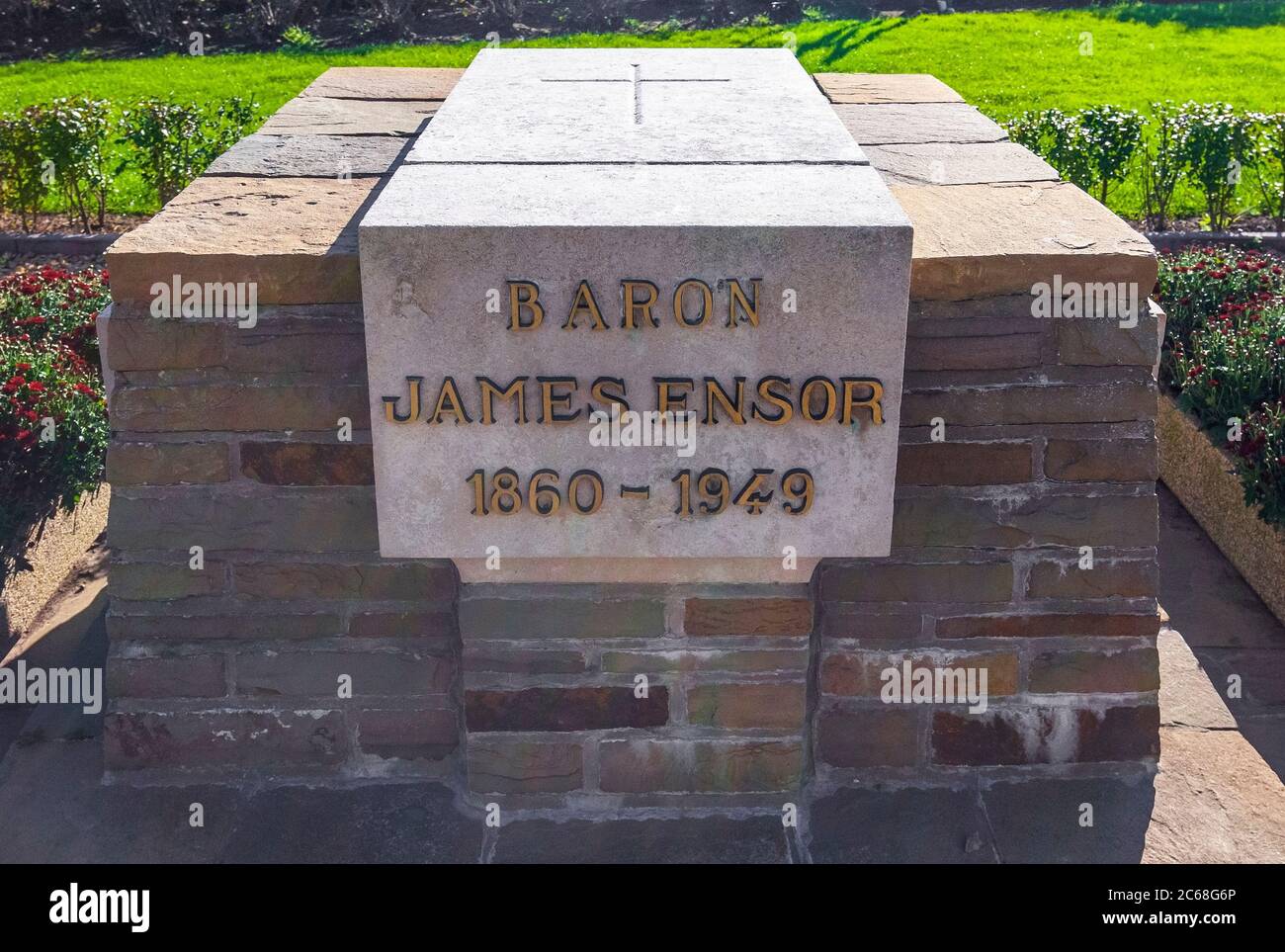 La tomba del pittore belga Baron James Ensor, famoso per l ...