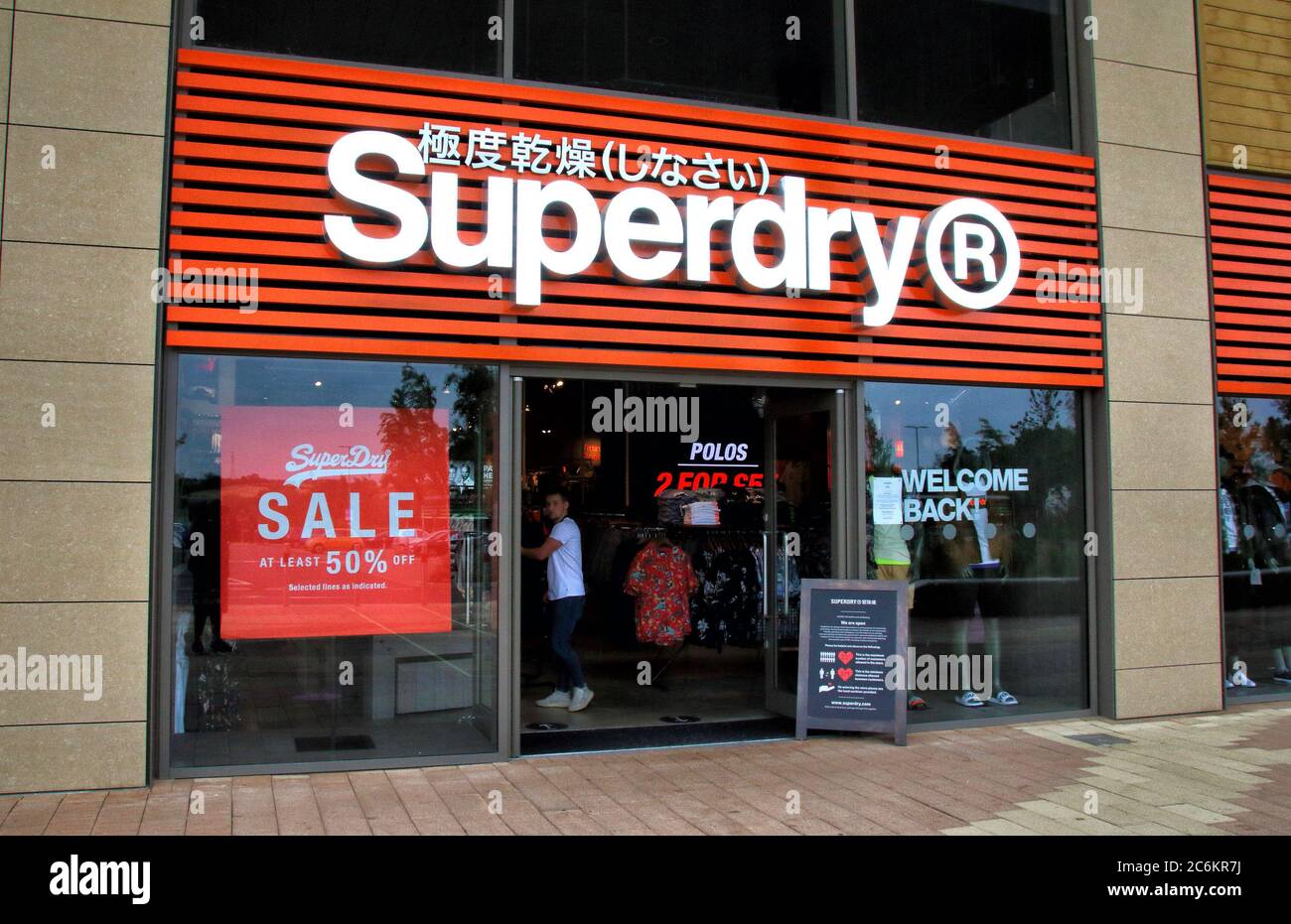 Logo superdry immagini e fotografie stock ad alta risoluzione - Alamy