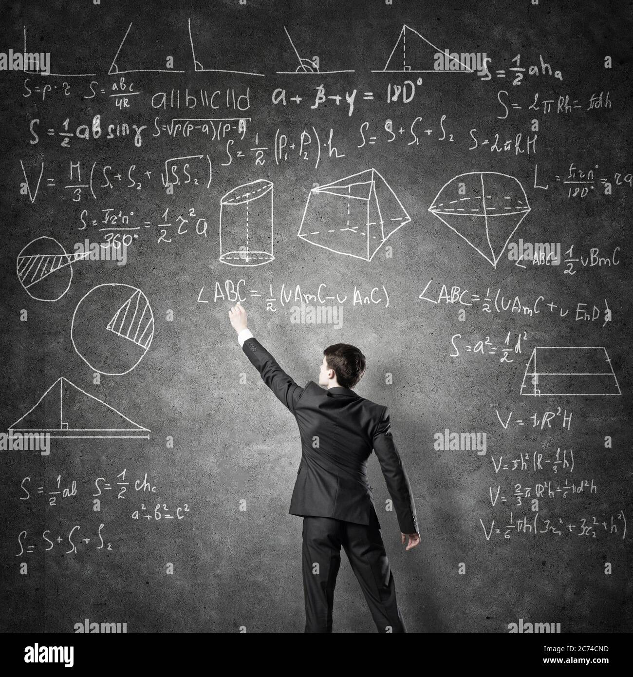 Man writing on blackboard immagini e fotografie stock ad alta ...