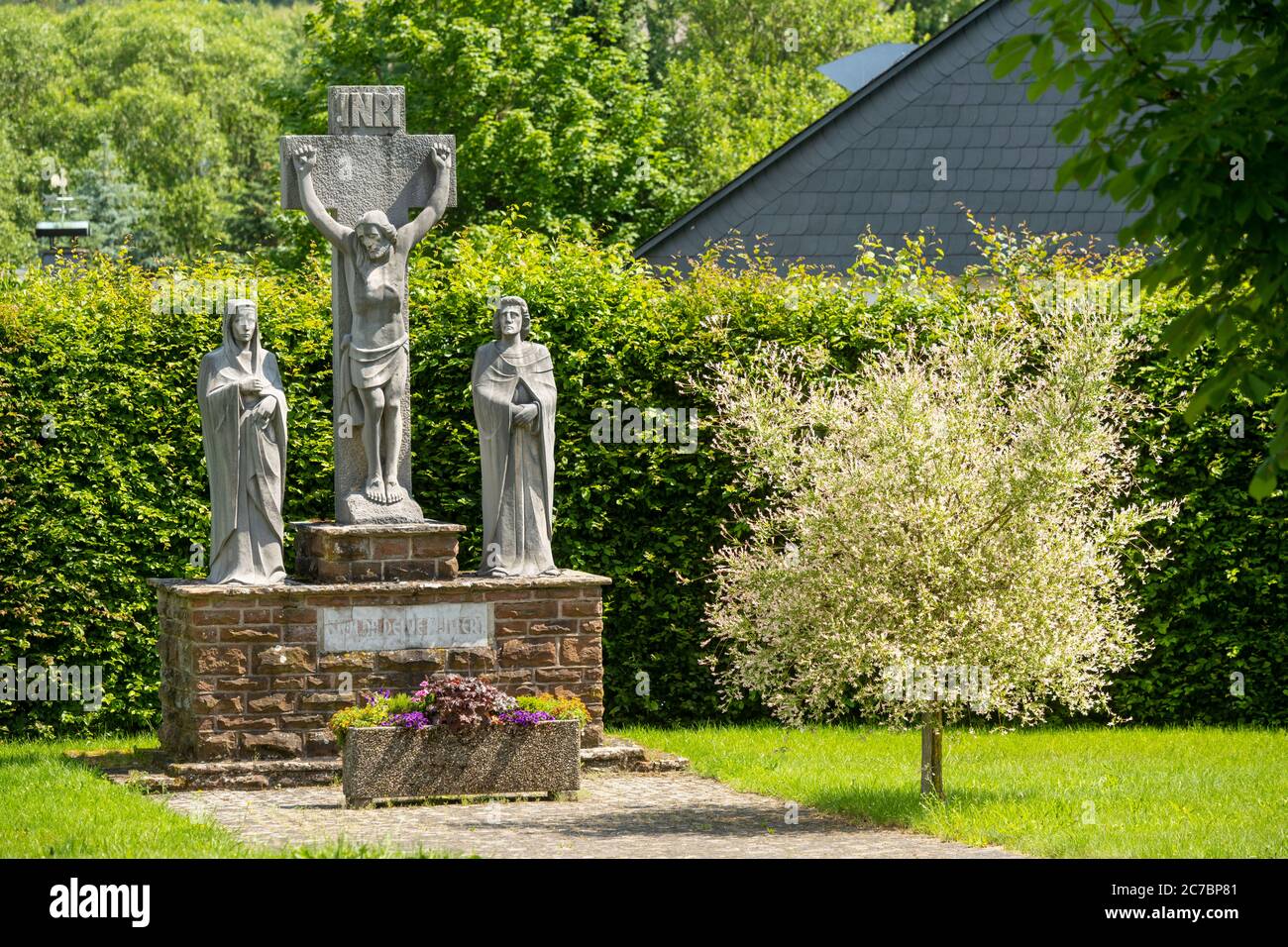 Kreuz im kreis immagini e fotografie stock ad alta risoluzione - Alamy