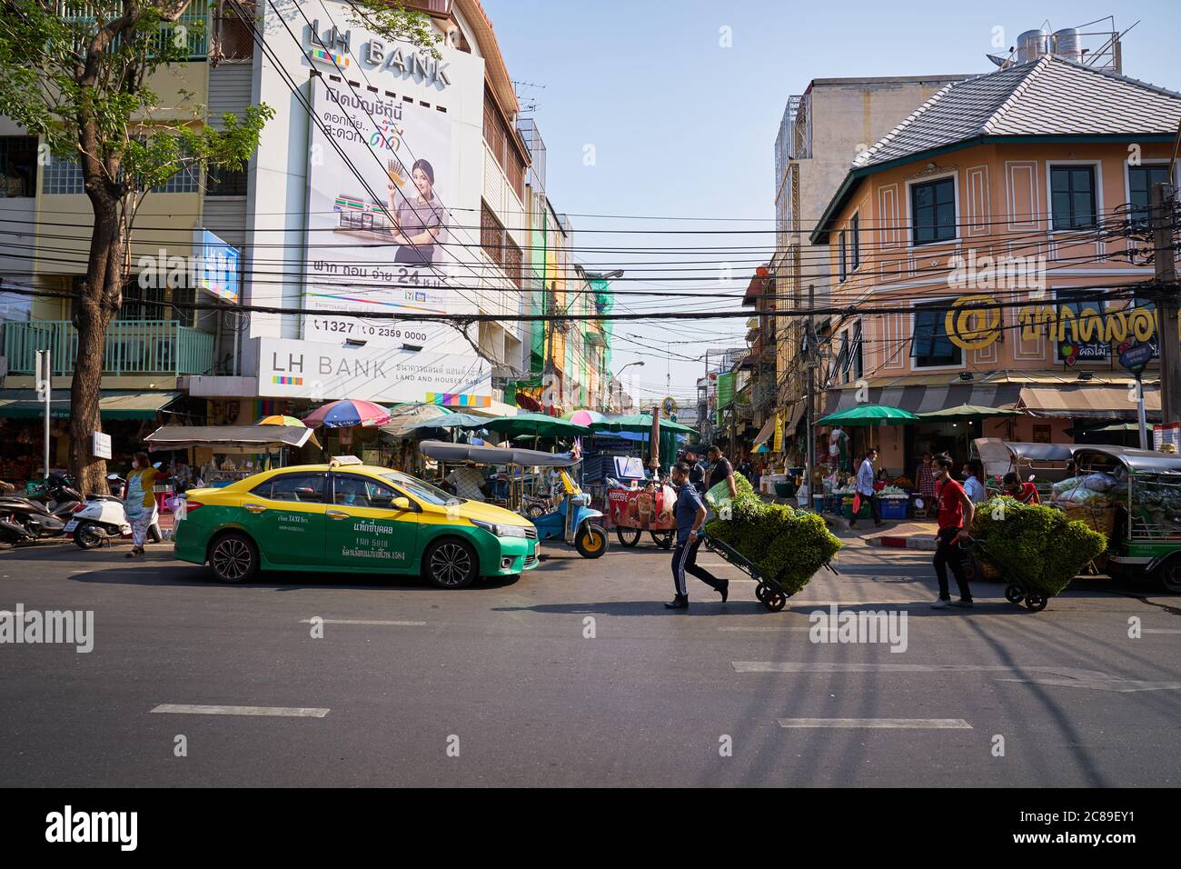 Chak phet road immagini e fotografie stock ad alta risoluzione - Alamy