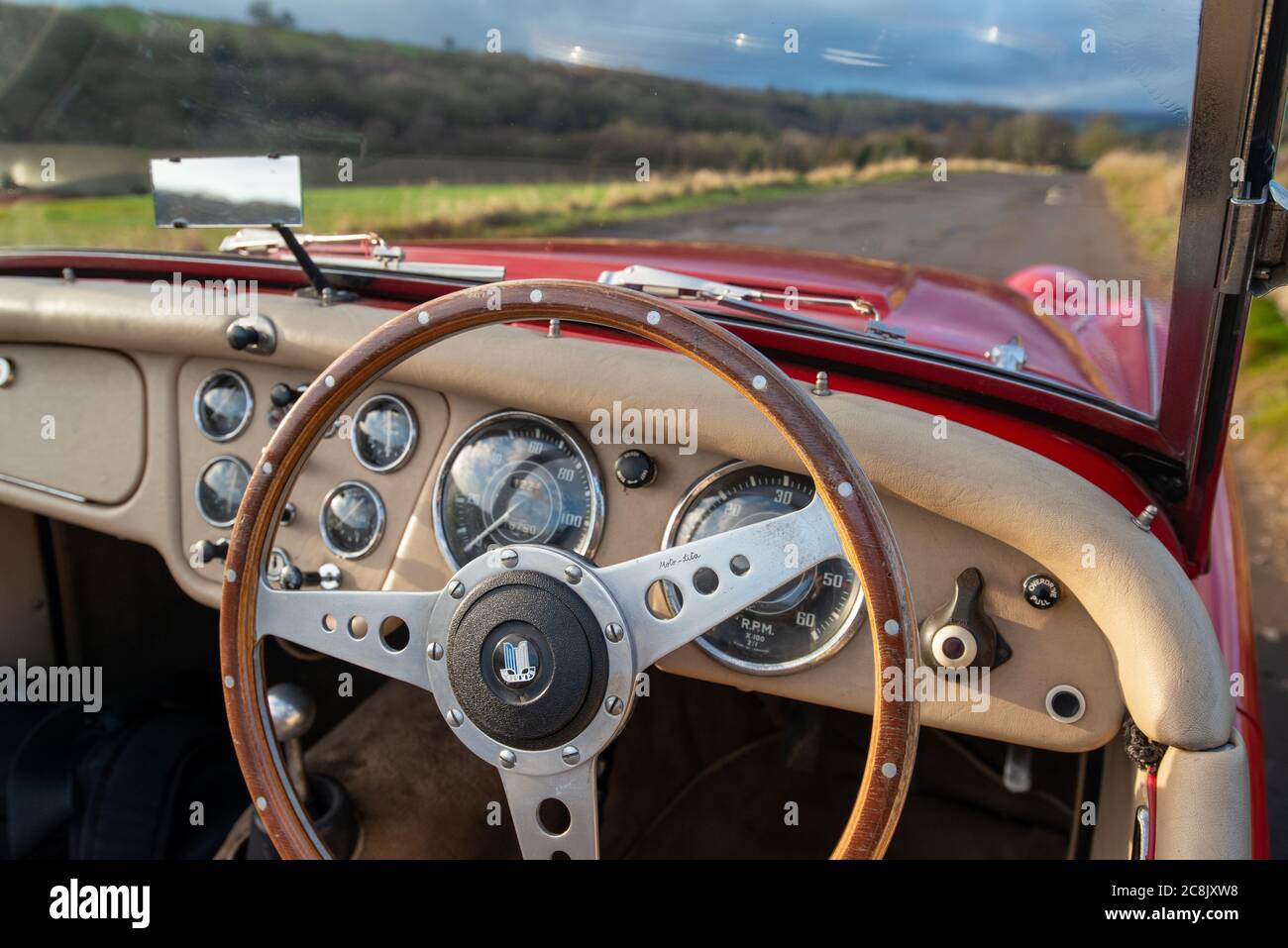 Old school dashboard immagini e fotografie stock ad alta risoluzione ...