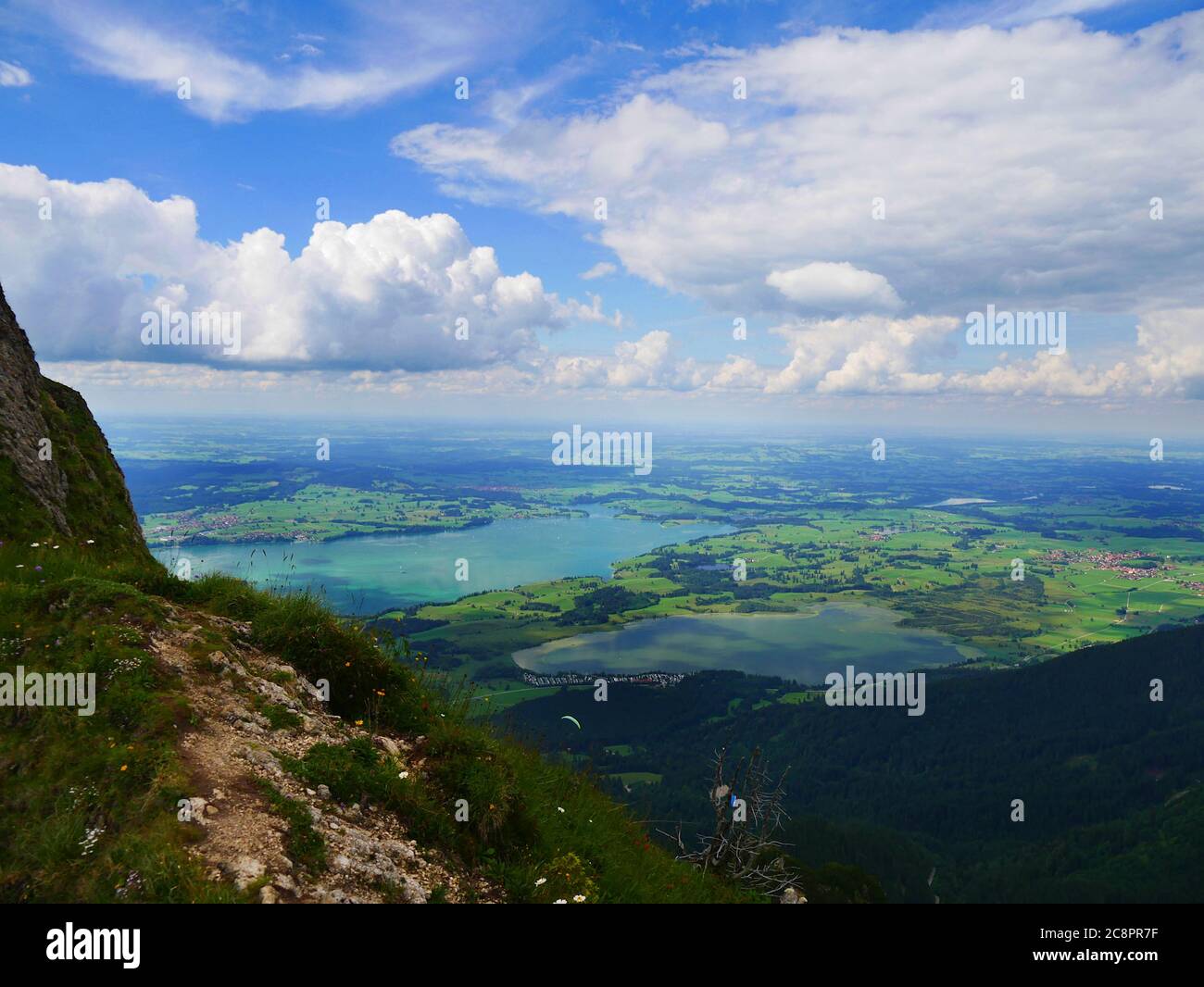Füssen, Germania: Paesaggio con il Forggensee (lago) in vista Foto ...