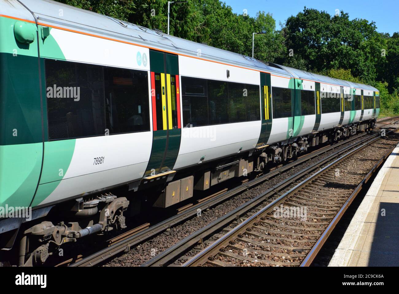 Classe 377 electrostar southern railway immagini e fotografie stock ad alta risoluzione - Alamy