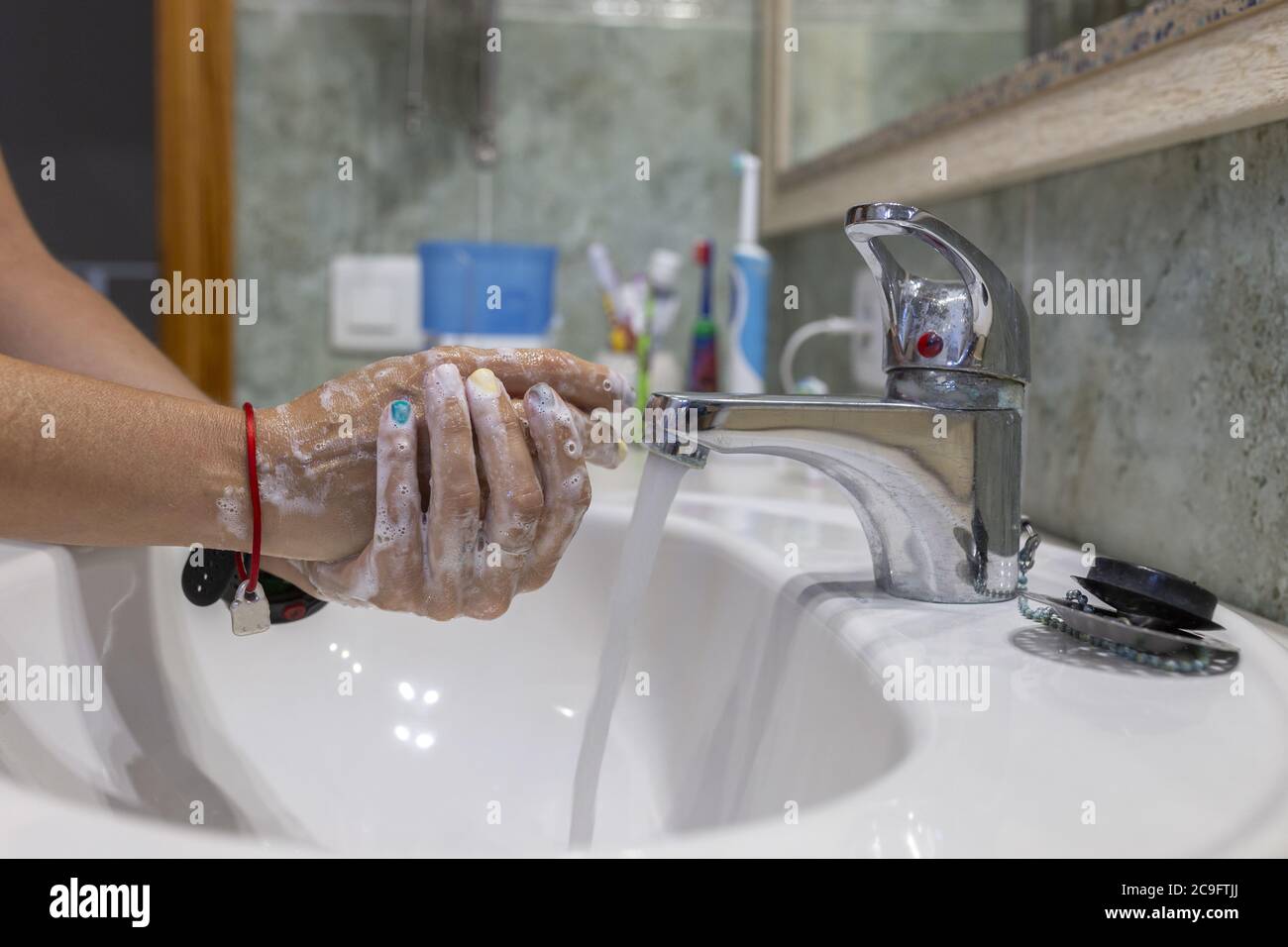 Importancia del lavado de manos immagini e fotografie stock ad alta ...
