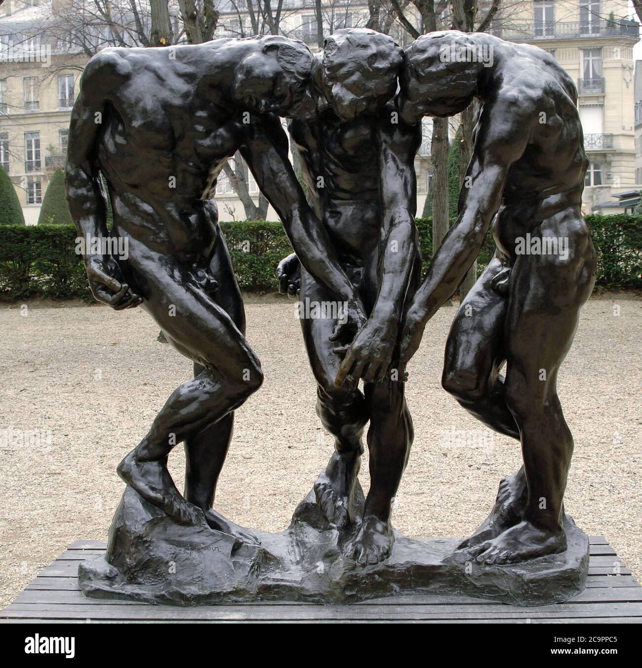 Auguste Rodin (1840-1917). Escultor francés. Las Tres Sombras, anteriore a 1886. Bronce. Jardín ...