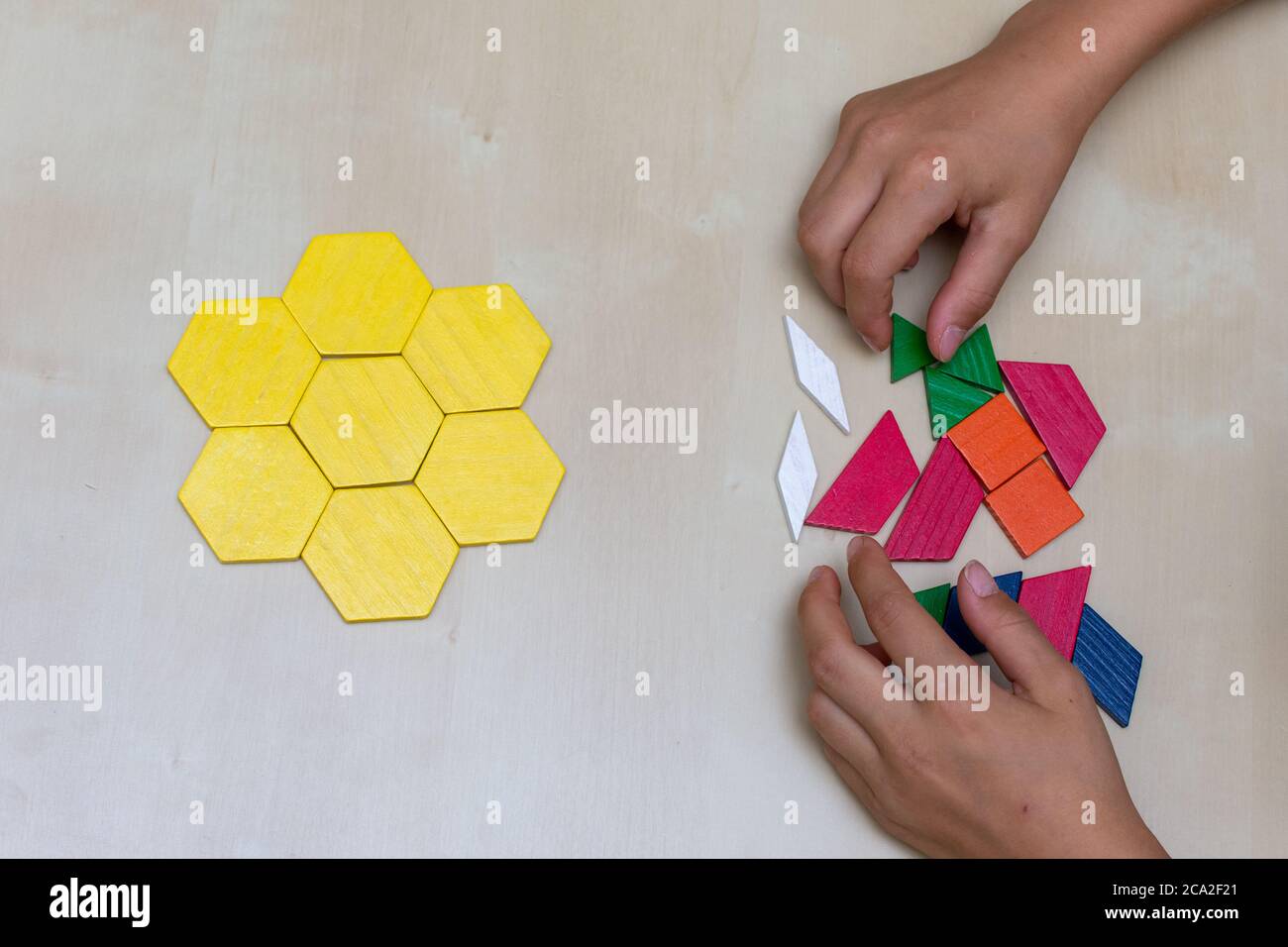 Pezzo di scuola per pezzi di legno immagini e fotografie stock ad alta ...