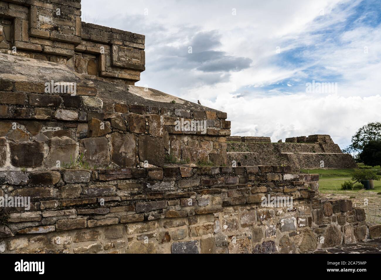 Piramide a gradoni oaxaca messicana immagini e fotografie stock ad alta ...